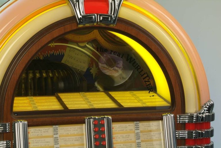 Jukebox History: A Walk Through Time - This Is Not A Movie